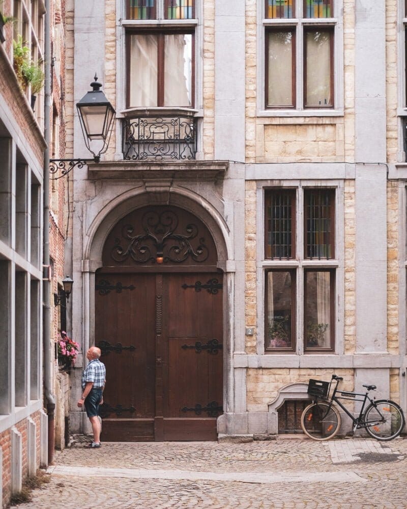 Van de gebaande paden in Antwerpen - Ben er weg van
